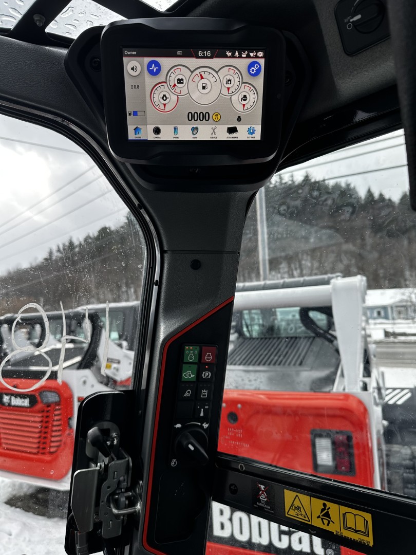 2026 Bobcat T66 Compact Track Loader Deluxe Package # 9732 - South Side ...